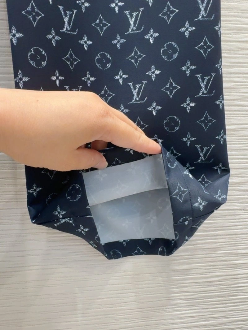 Top mirror Louis Vuitton Long Pants