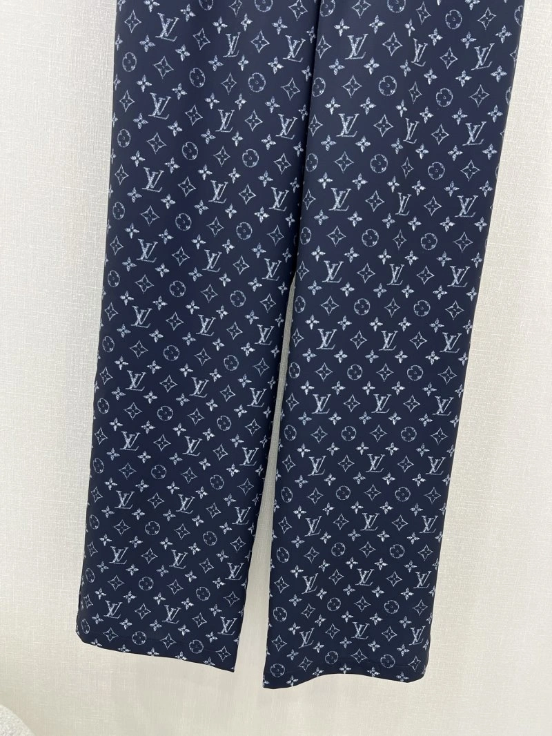 Value-priced Louis Vuitton Long Pants