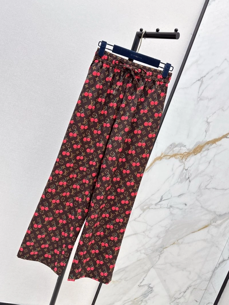 Accurate model Louis Vuitton Long Pants