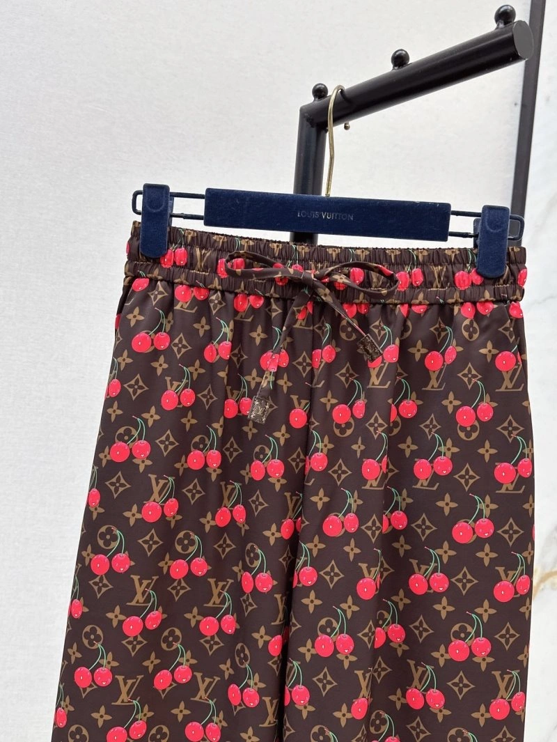 Accurate model Louis Vuitton Long Pants