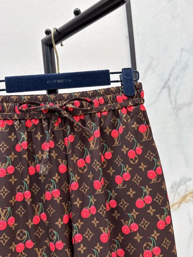 Accurate model Louis Vuitton Long Pants
