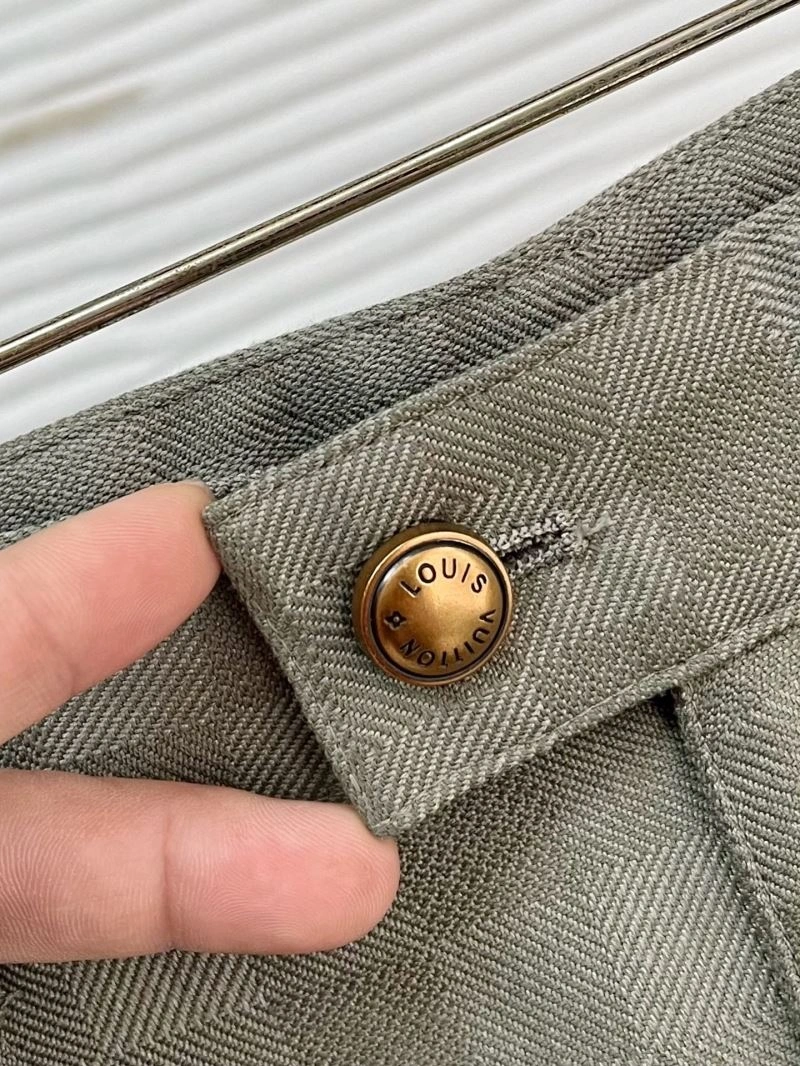Accurate model Louis Vuitton Long Pants
