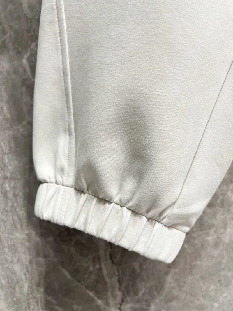 Value-priced Louis Vuitton Long Pants