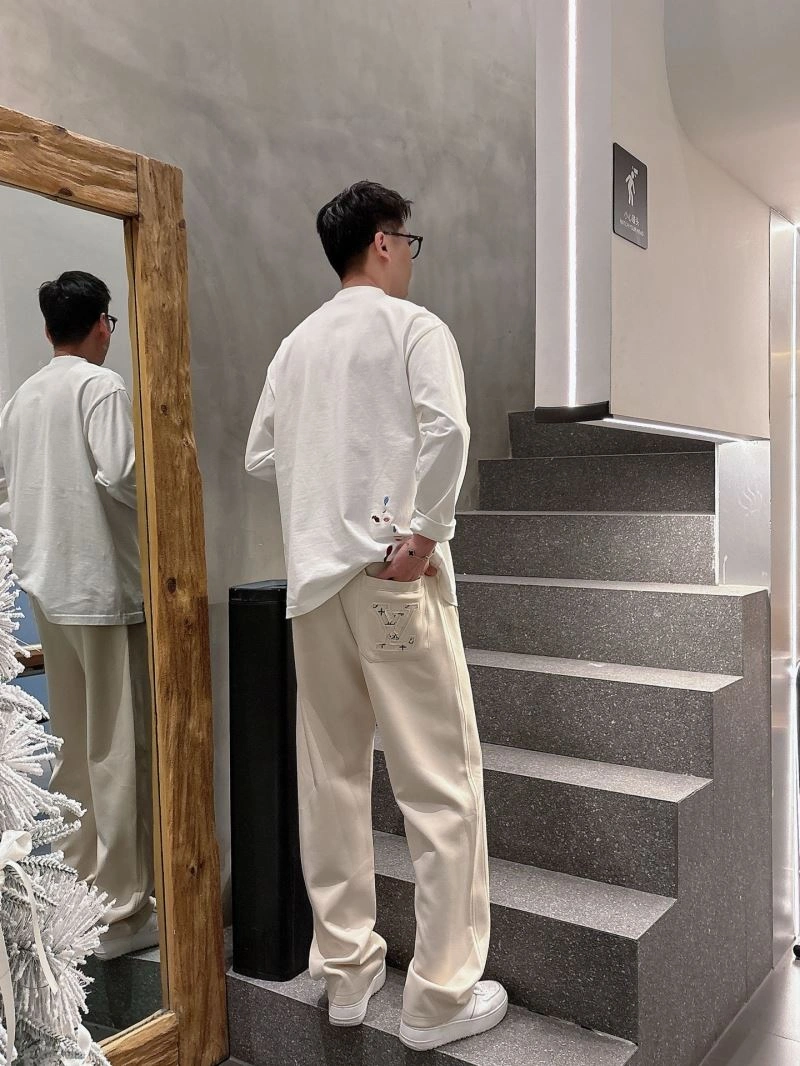 Indistinguishable Louis Vuitton Long Pants