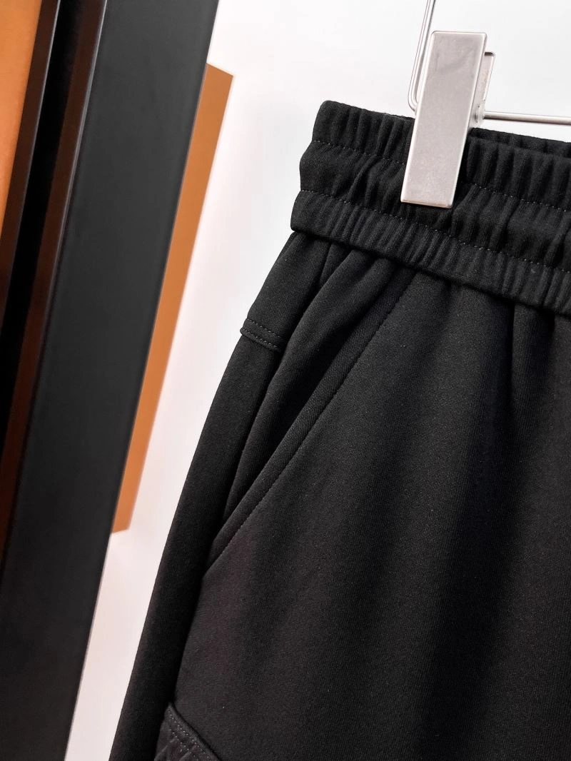Value-priced Louis Vuitton Long Pants