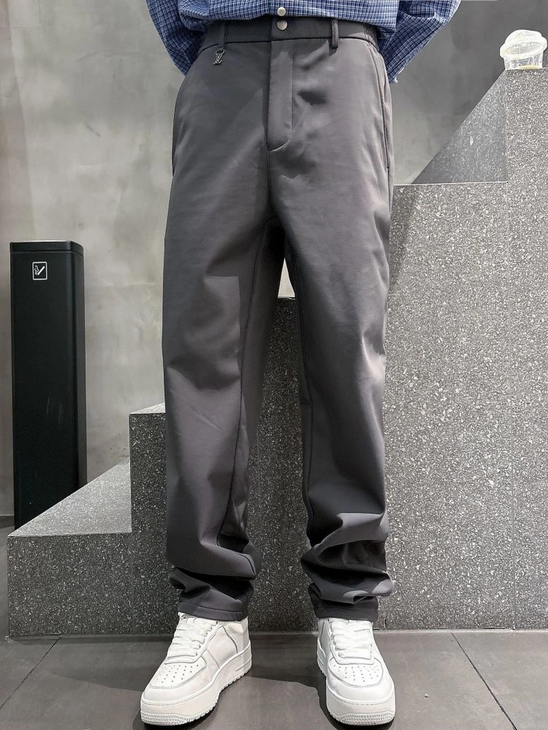 Value-priced Louis Vuitton Long Pants