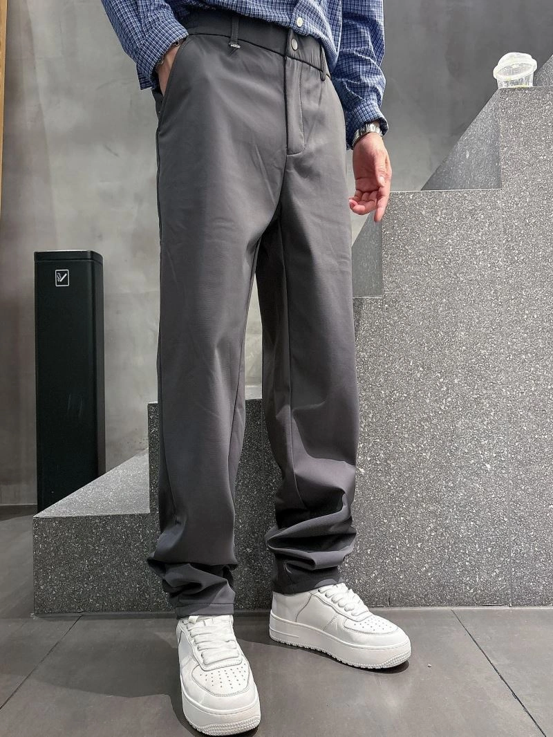 Value-priced Louis Vuitton Long Pants