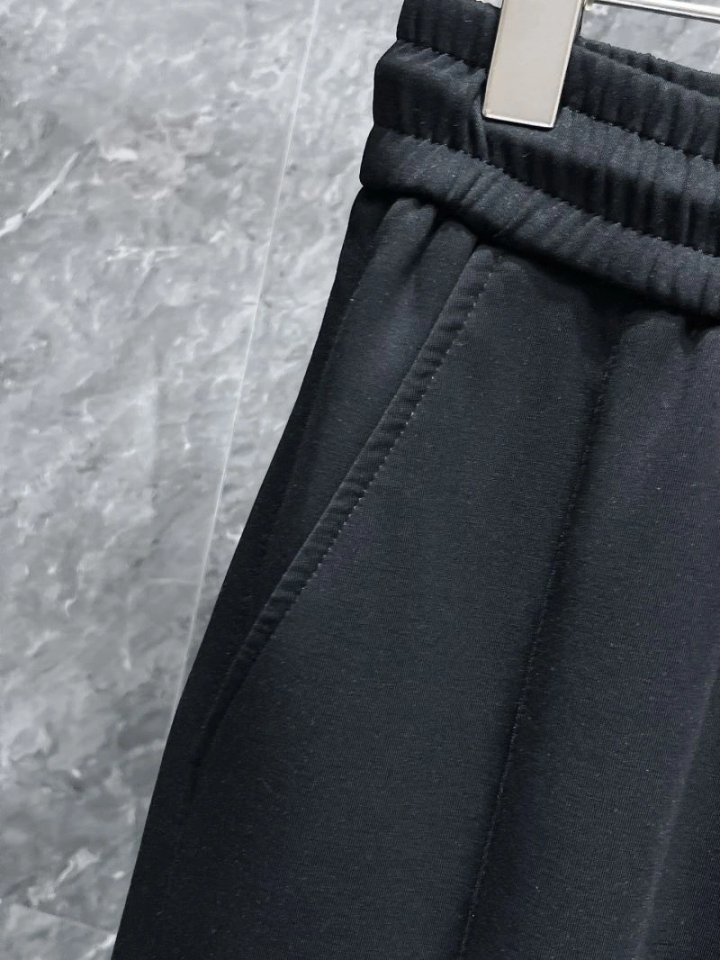 Value-priced Louis Vuitton Long Pants