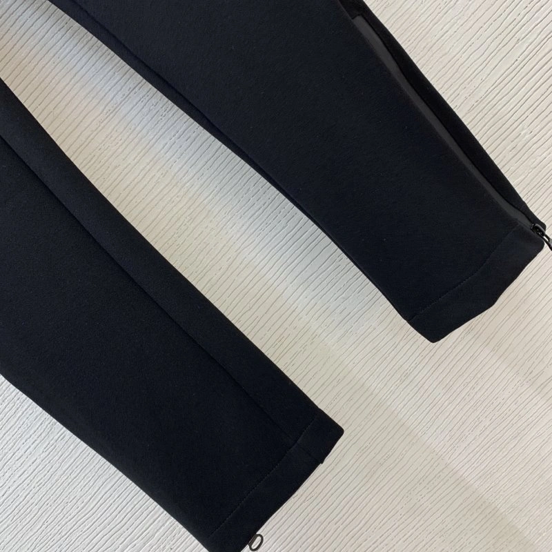 Perfect replica Louis Vuitton Long Suits