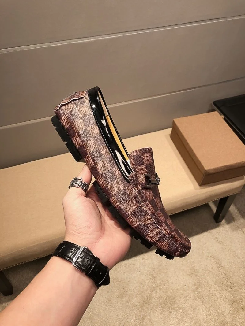 Precise copy Louis Vuitton Low Shoes