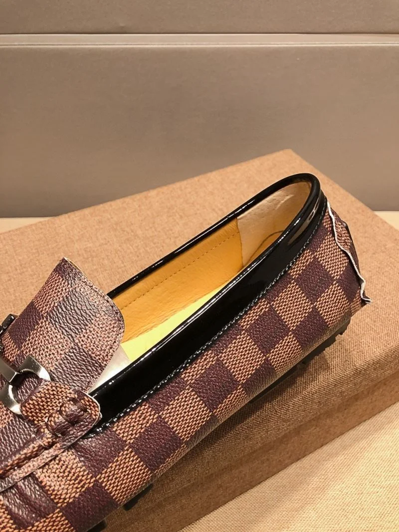 Precise copy Louis Vuitton Low Shoes