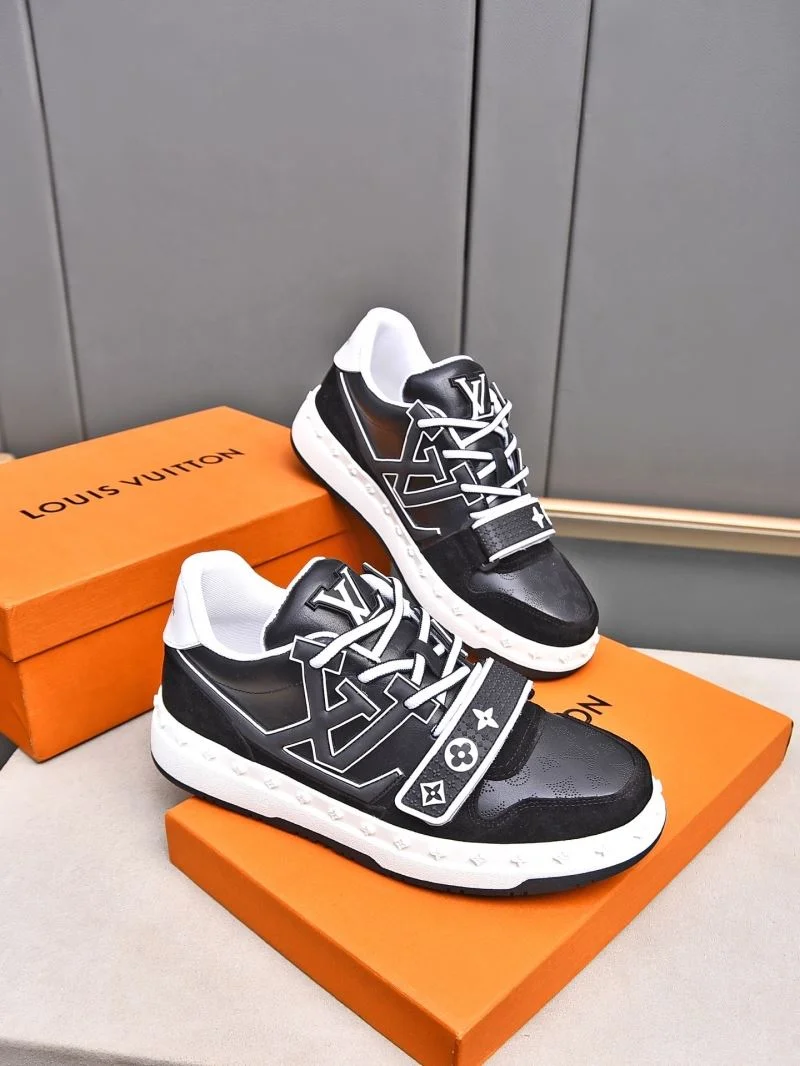 Top mirror Louis Vuitton Low Shoes