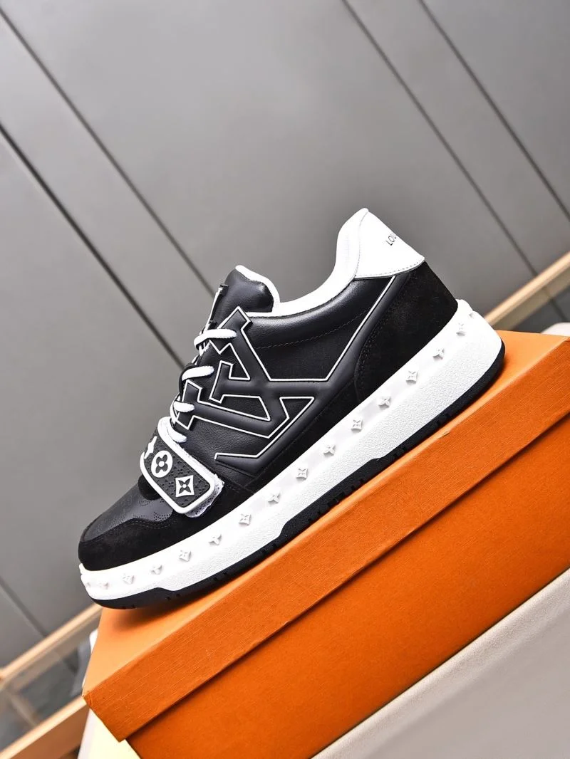 Top mirror Louis Vuitton Low Shoes