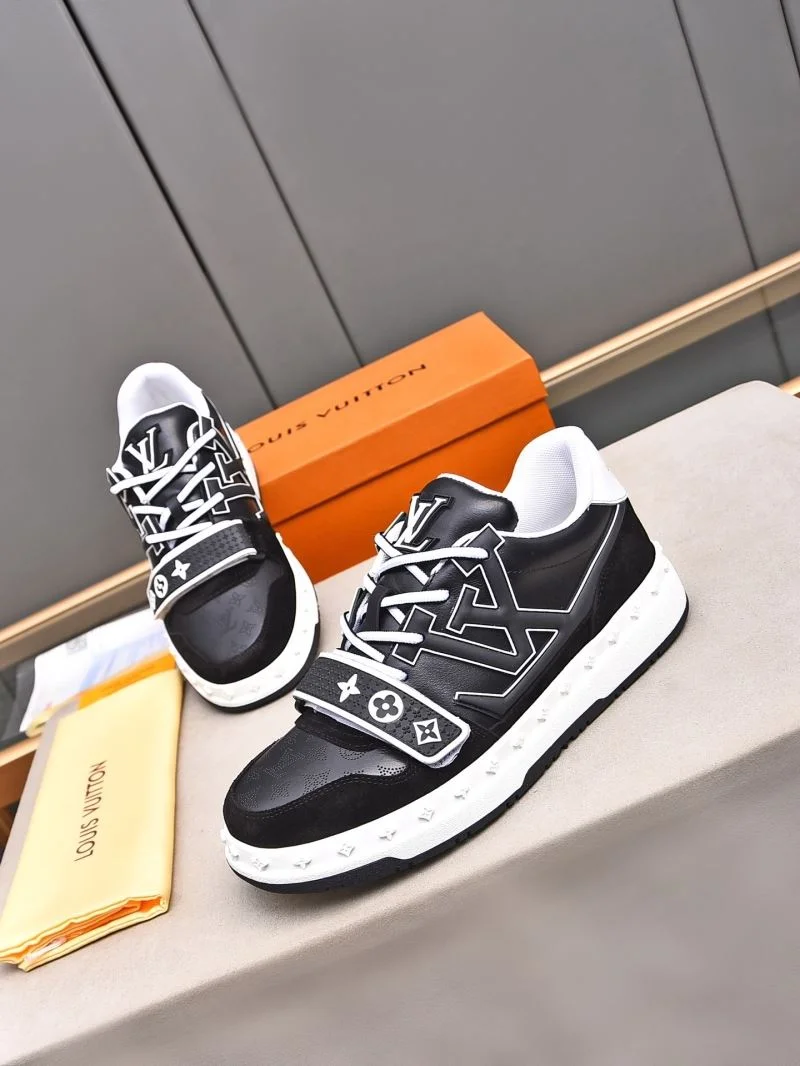 Top mirror Louis Vuitton Low Shoes