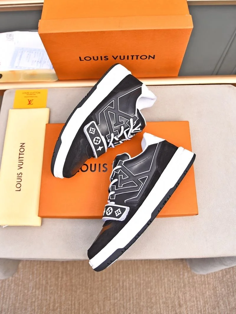 Top mirror Louis Vuitton Low Shoes