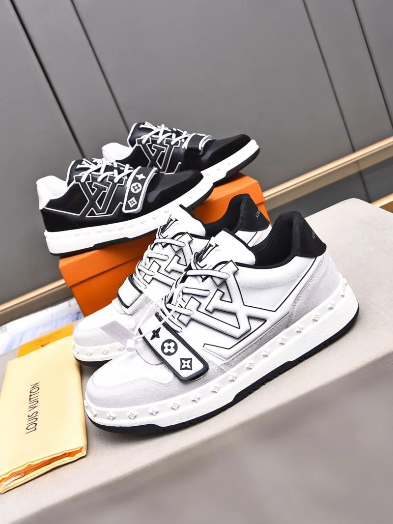 Top mirror Louis Vuitton Low Shoes