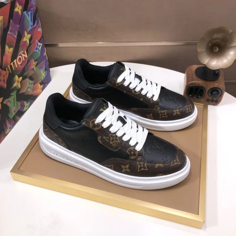 Top mirror Louis Vuitton Low Shoes
