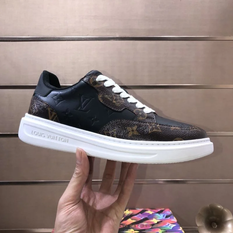 Top mirror Louis Vuitton Low Shoes