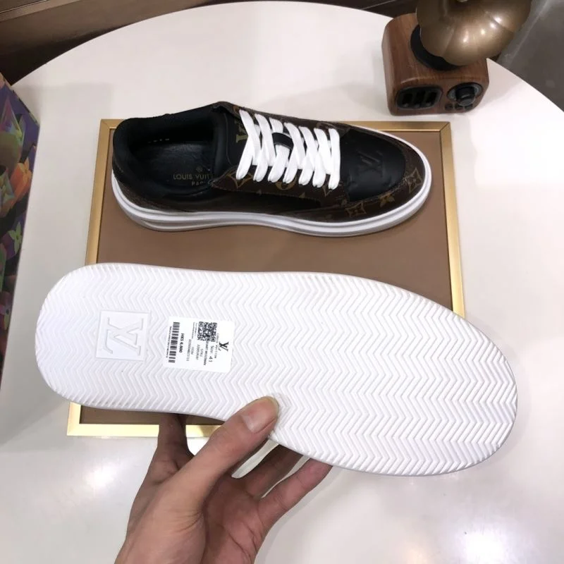 Top mirror Louis Vuitton Low Shoes