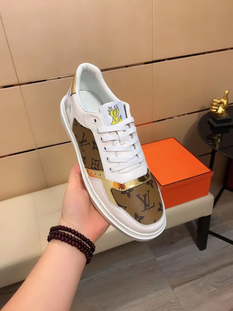Accurate model Louis Vuitton Low Shoes