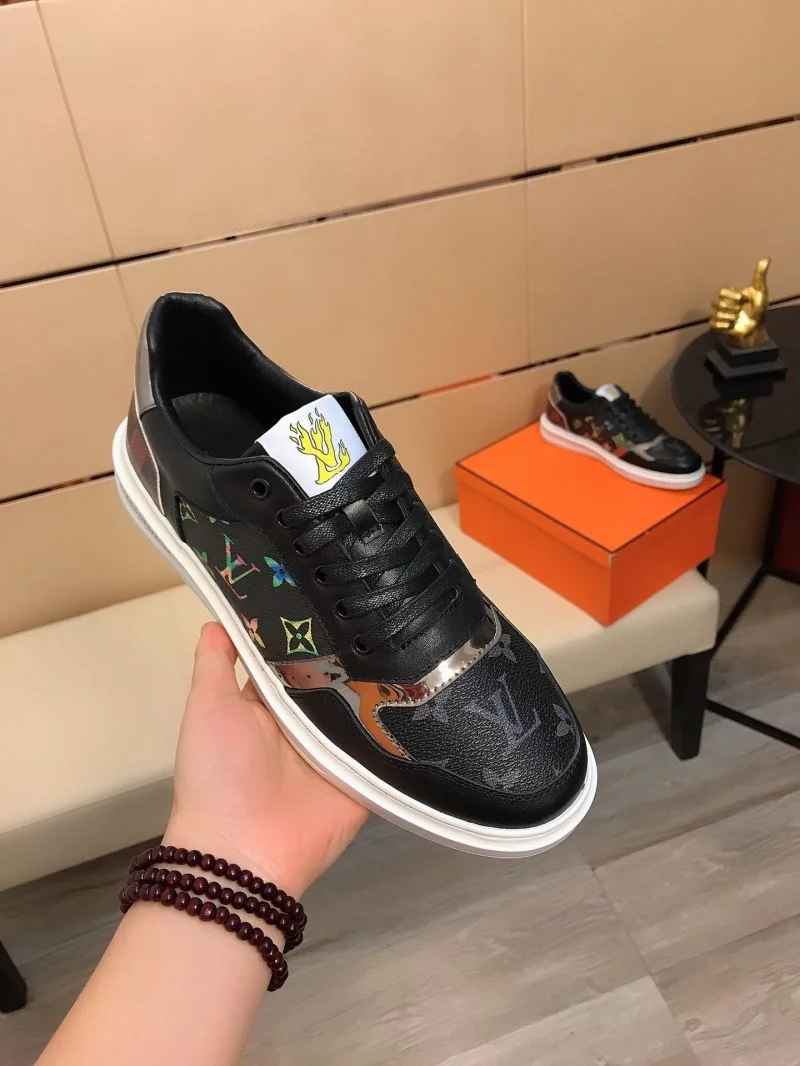 Accurate model Louis Vuitton Low Shoes