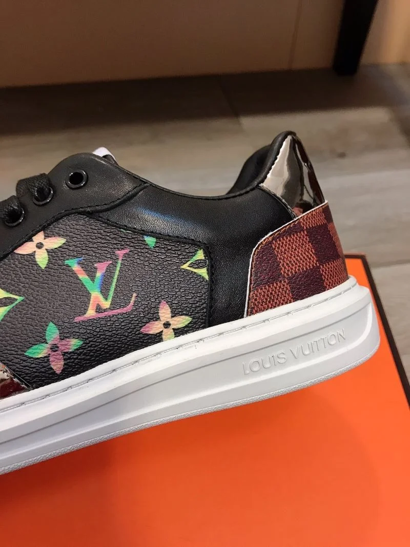 Accurate model Louis Vuitton Low Shoes