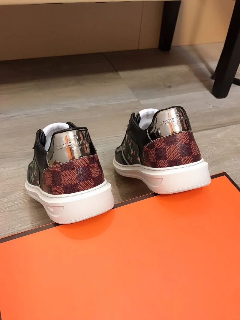 Accurate model Louis Vuitton Low Shoes