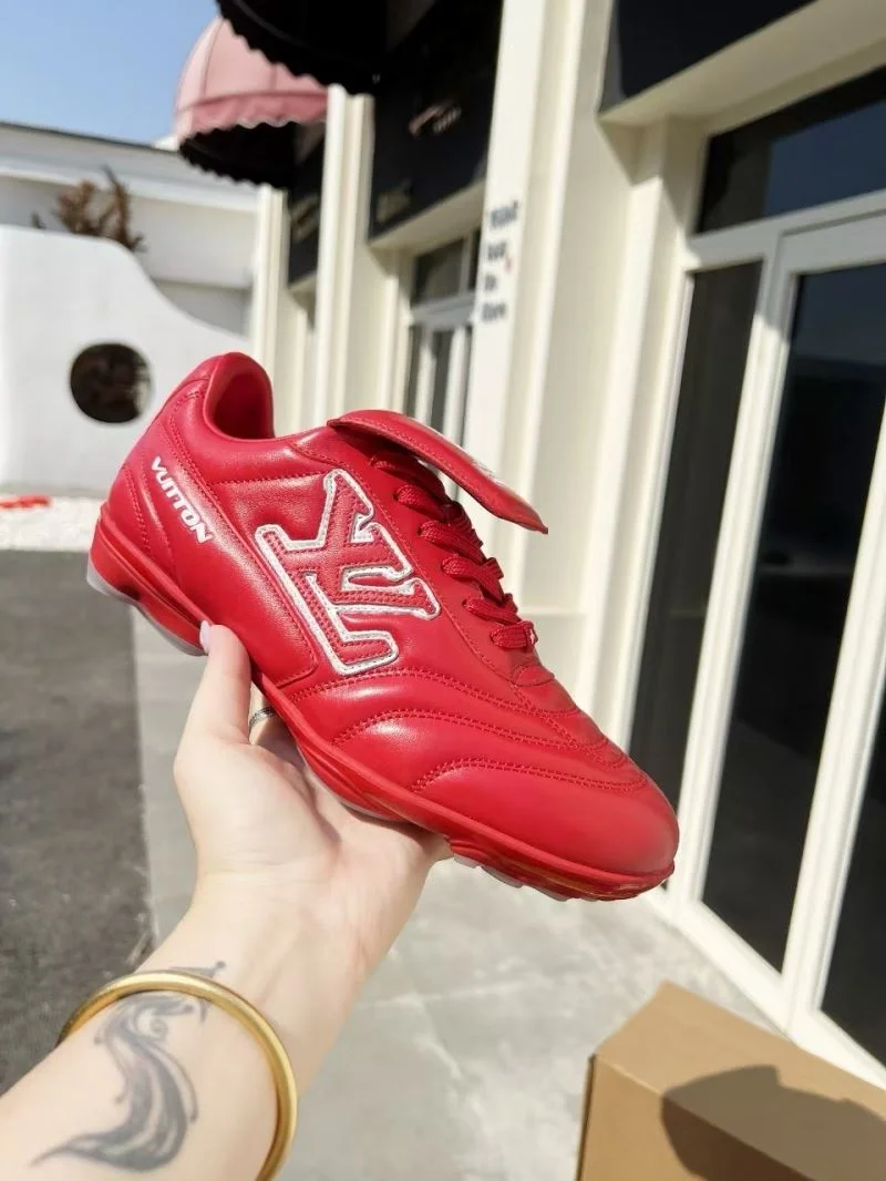Exact replica Louis Vuitton Low Shoes