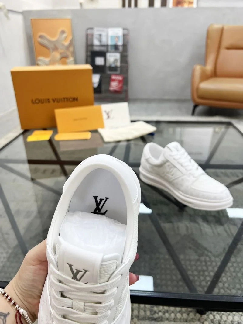 Exact replica Louis Vuitton Low Shoes