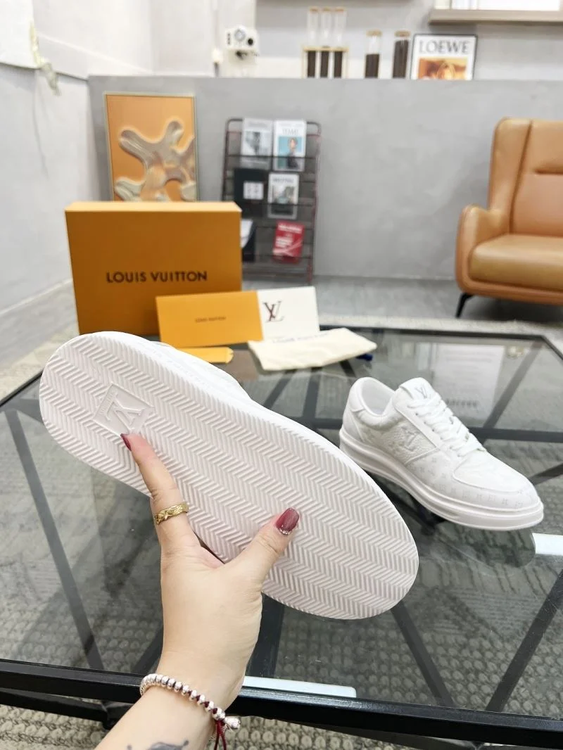 Exact replica Louis Vuitton Low Shoes