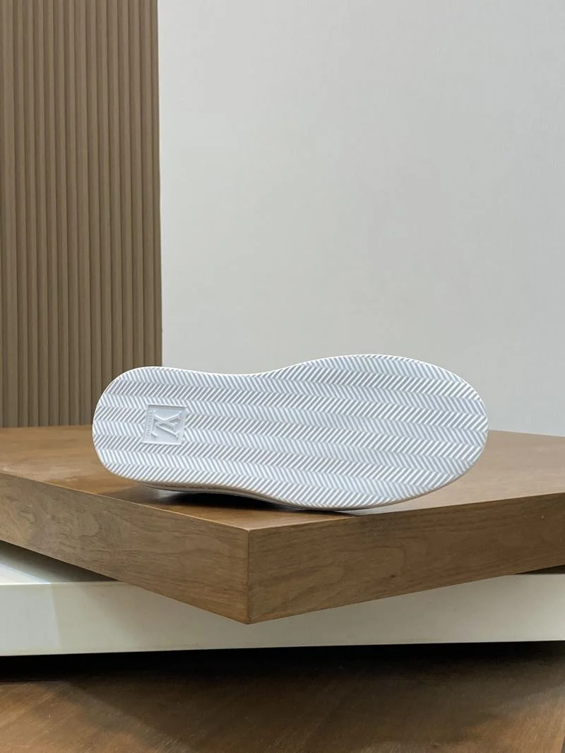 Low-cost Louis Vuitton Low Shoes
