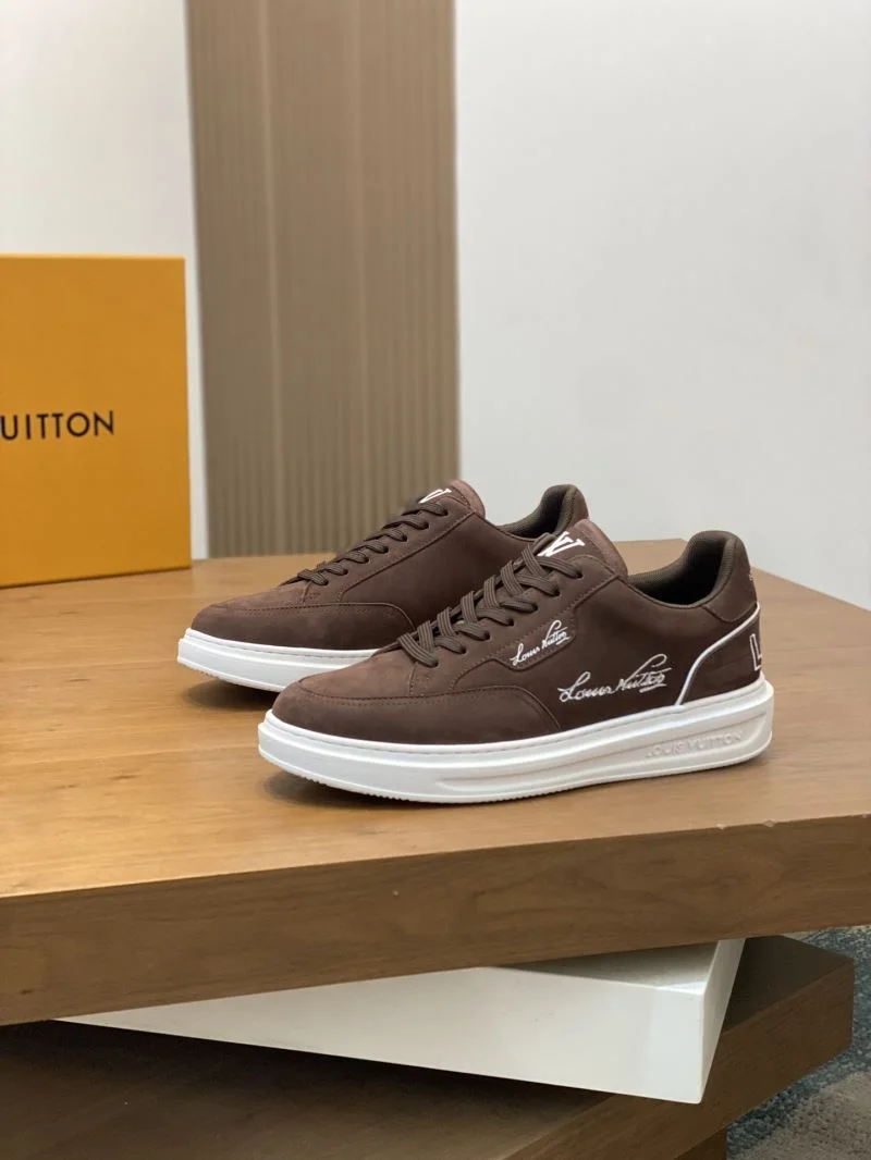 Accurate model Louis Vuitton Low Shoes