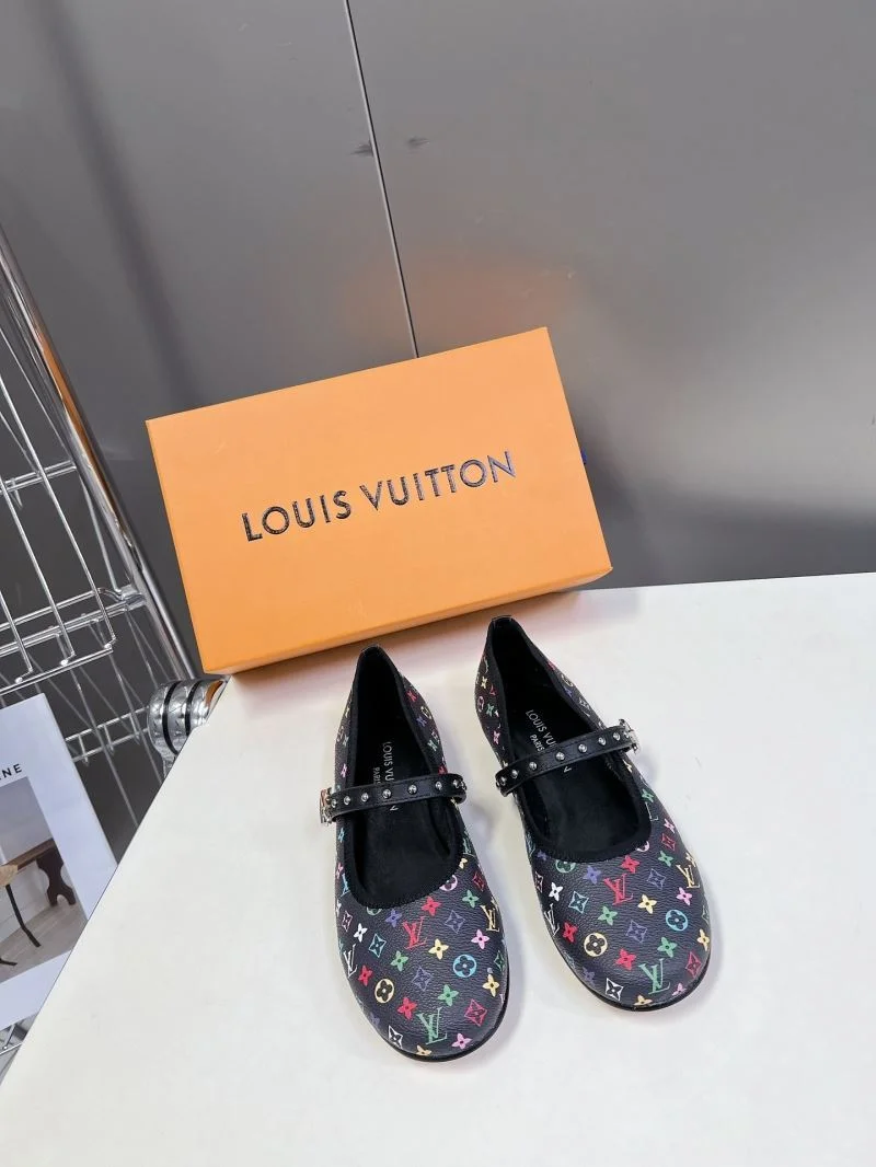 Louis Vuitton Low Shoes