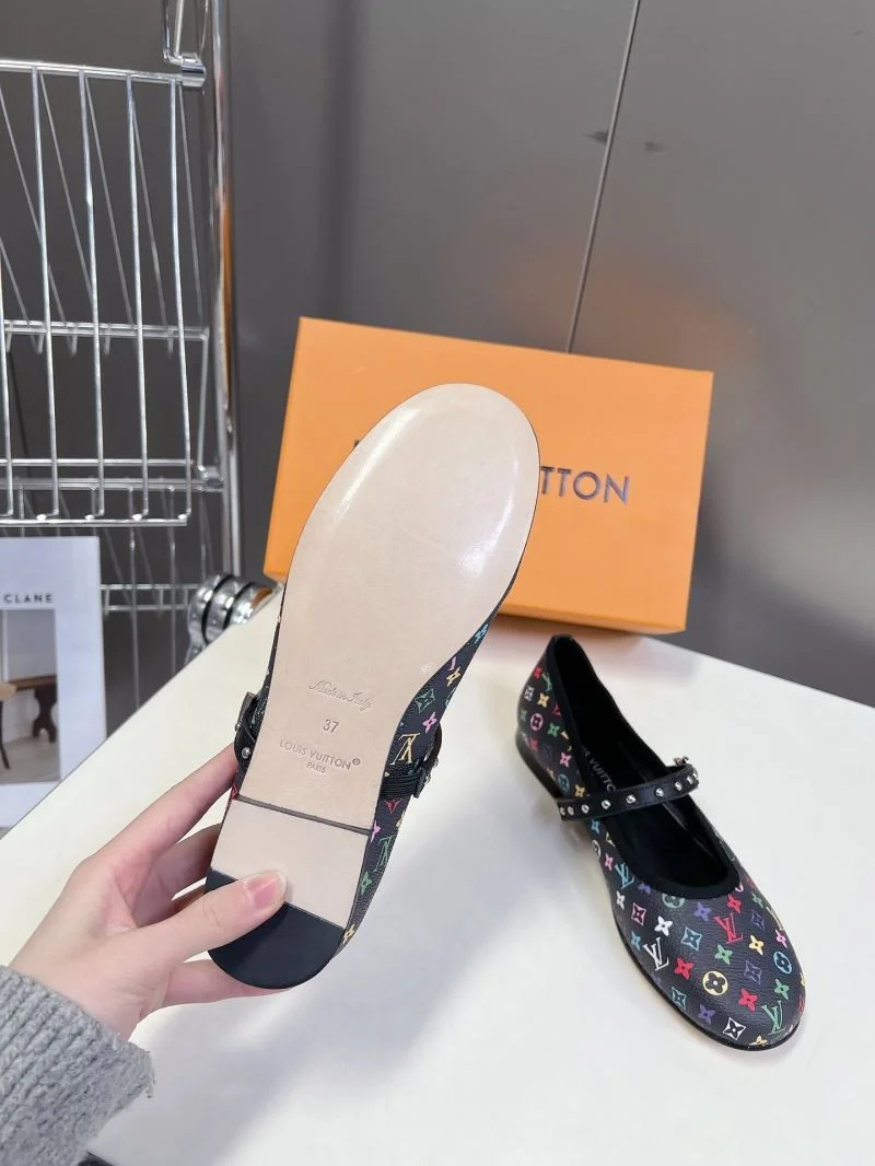 Top match Louis Vuitton Low Shoes