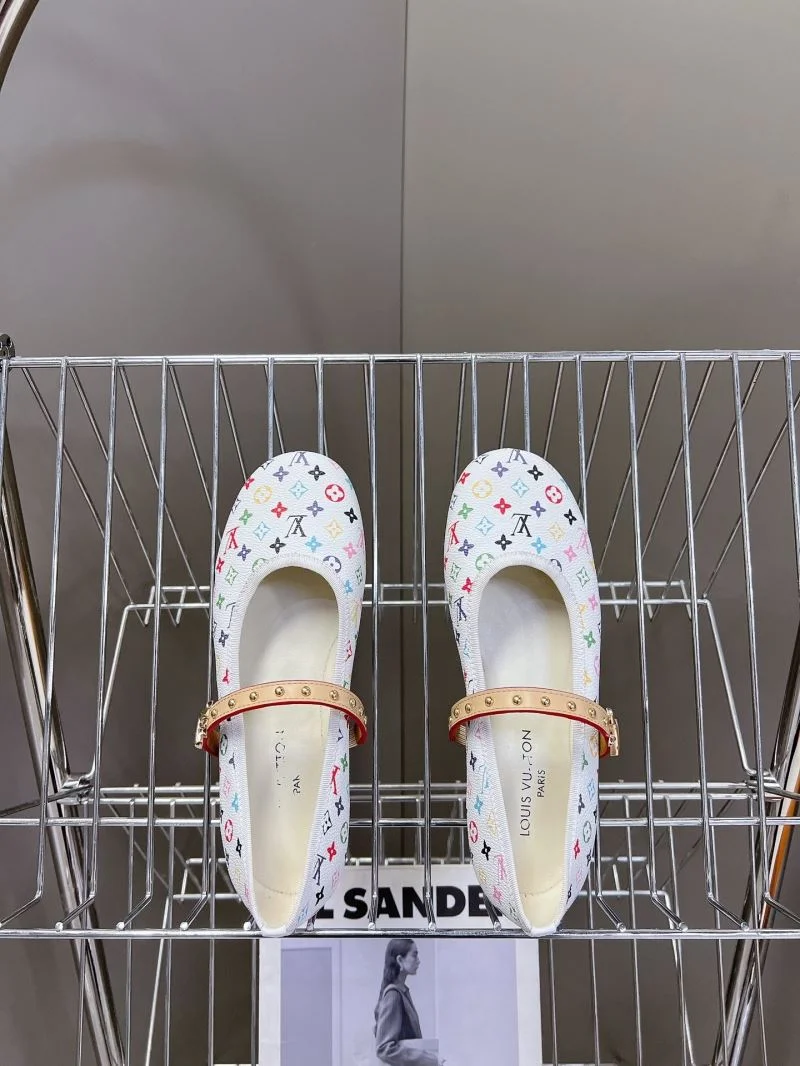 Top match Louis Vuitton Low Shoes