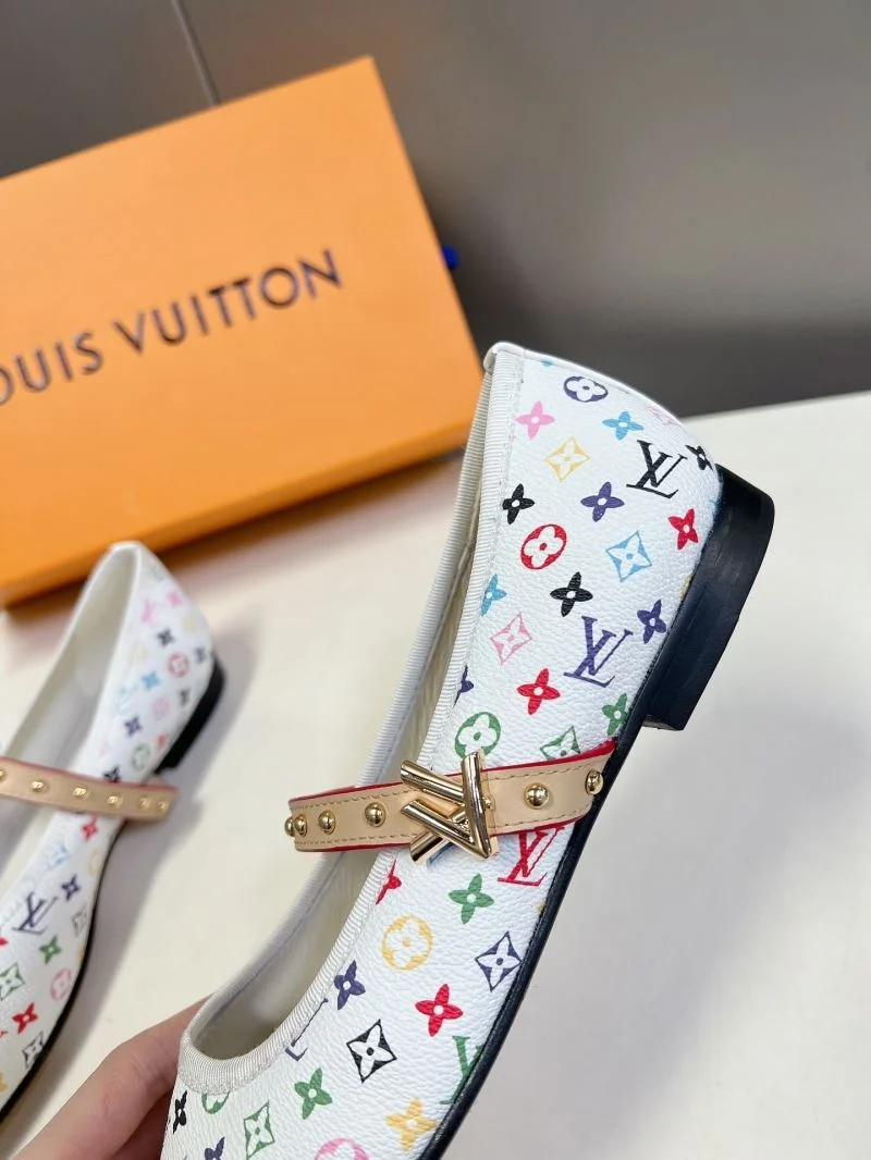 Top match Louis Vuitton Low Shoes