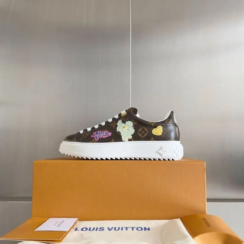 Accurate model Louis Vuitton Low Shoes