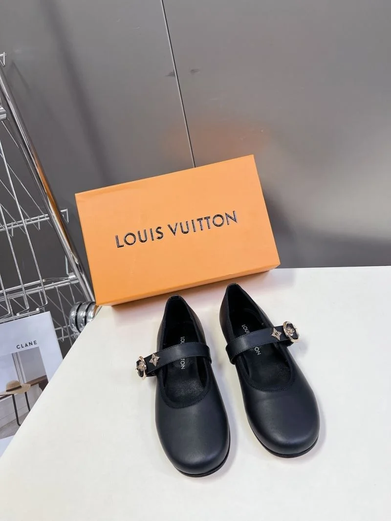 Louis Vuitton Low Shoes