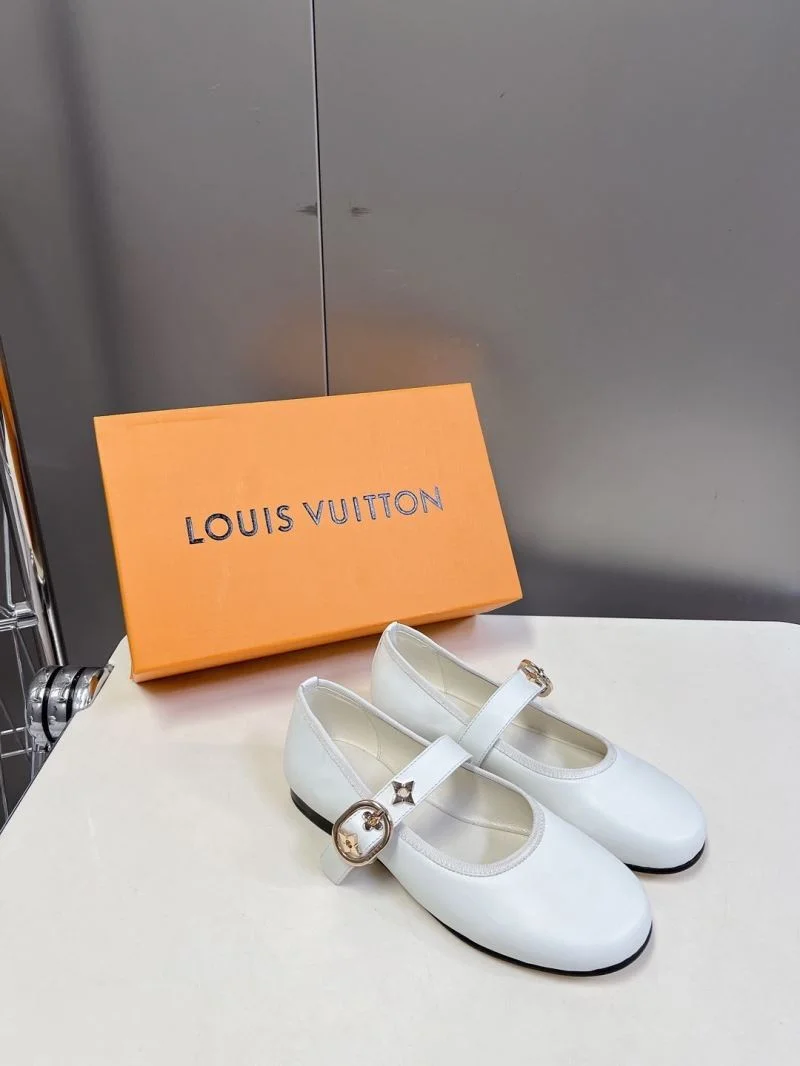 Louis Vuitton Low Shoes