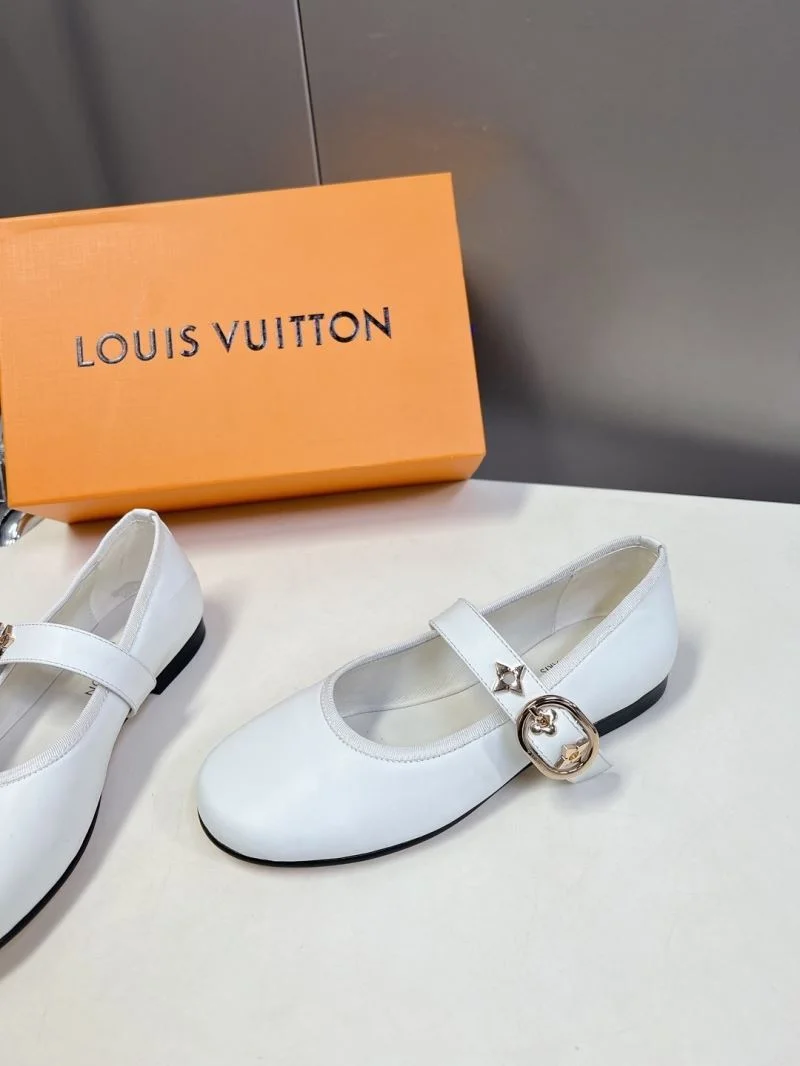 Louis Vuitton Low Shoes