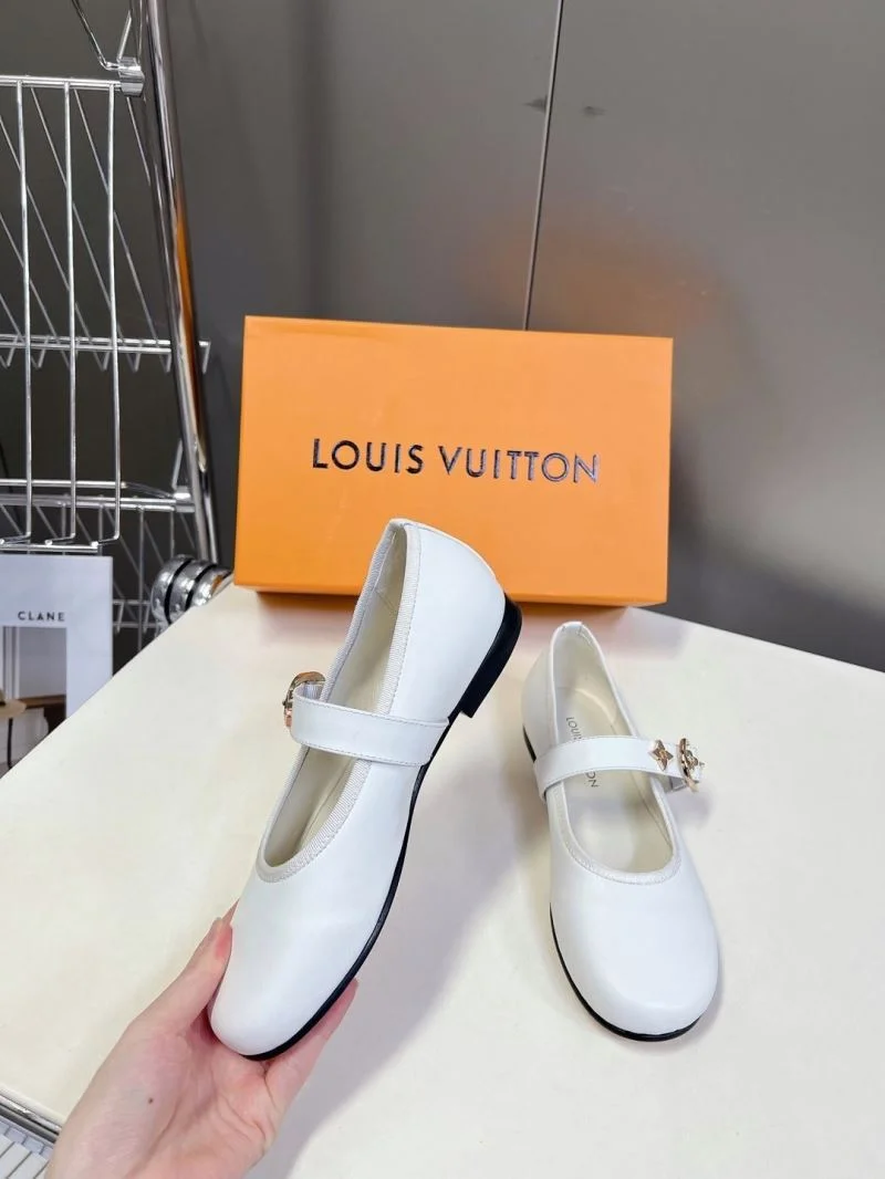 Louis Vuitton Low Shoes