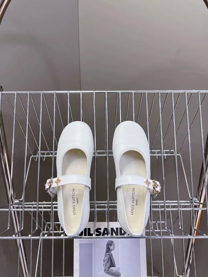 Louis Vuitton Low Shoes