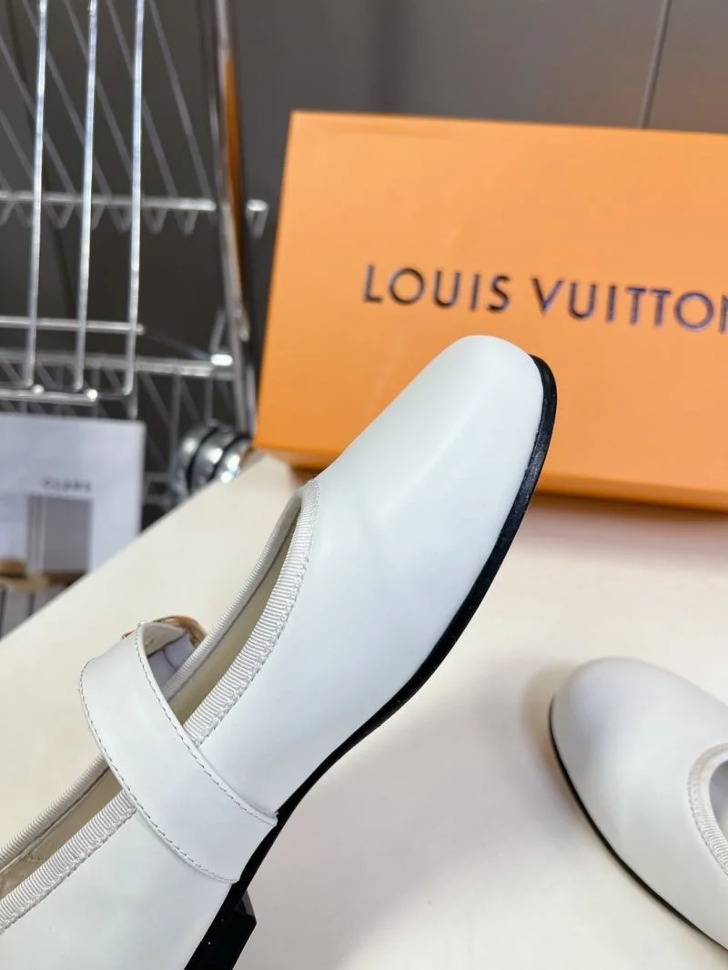 Louis Vuitton Low Shoes