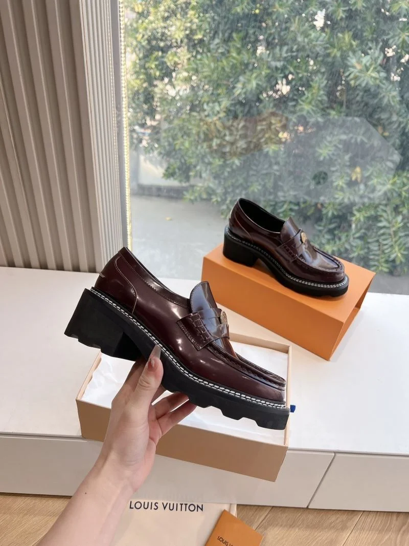 High fidelity Louis Vuitton Low Shoes