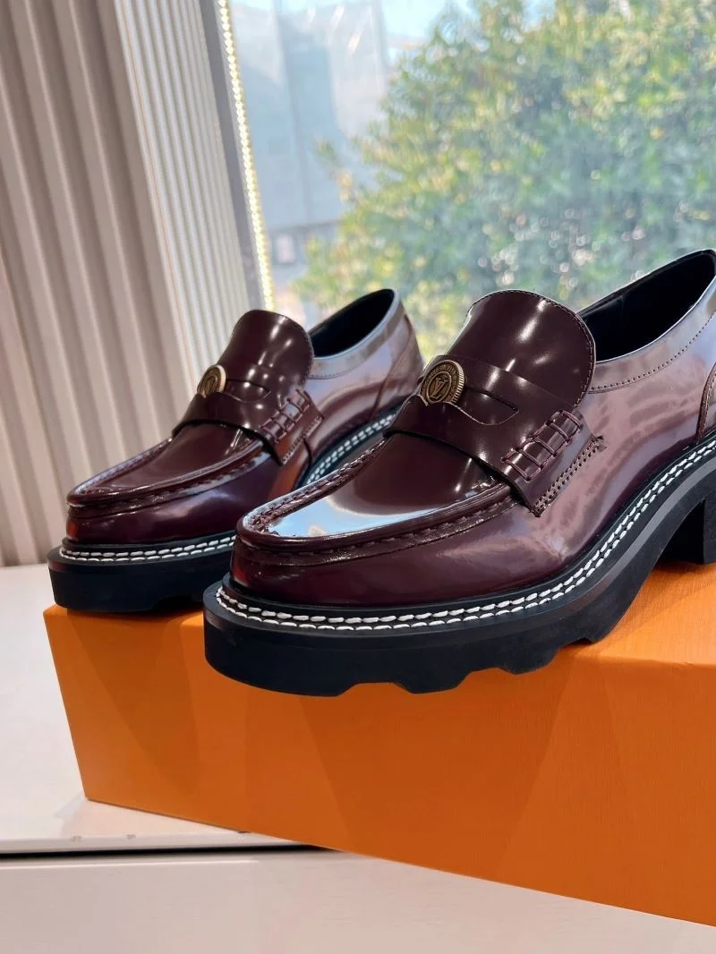 High fidelity Louis Vuitton Low Shoes