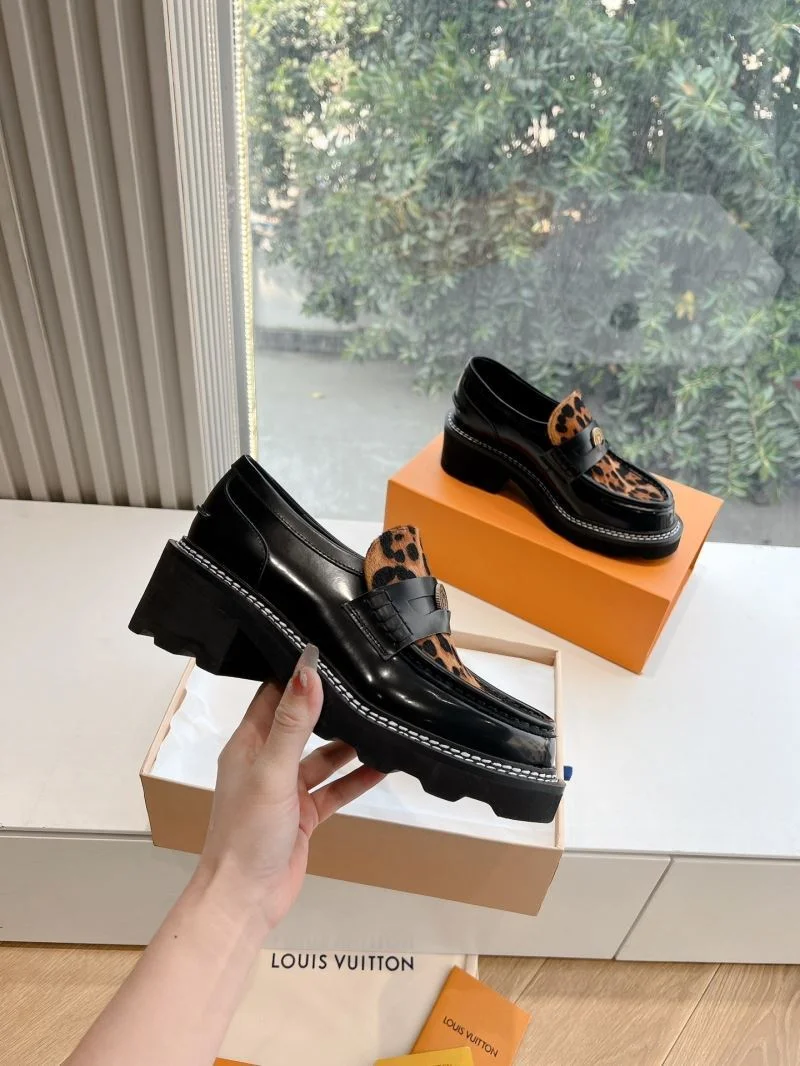 Mirror quality Louis Vuitton Low Shoes