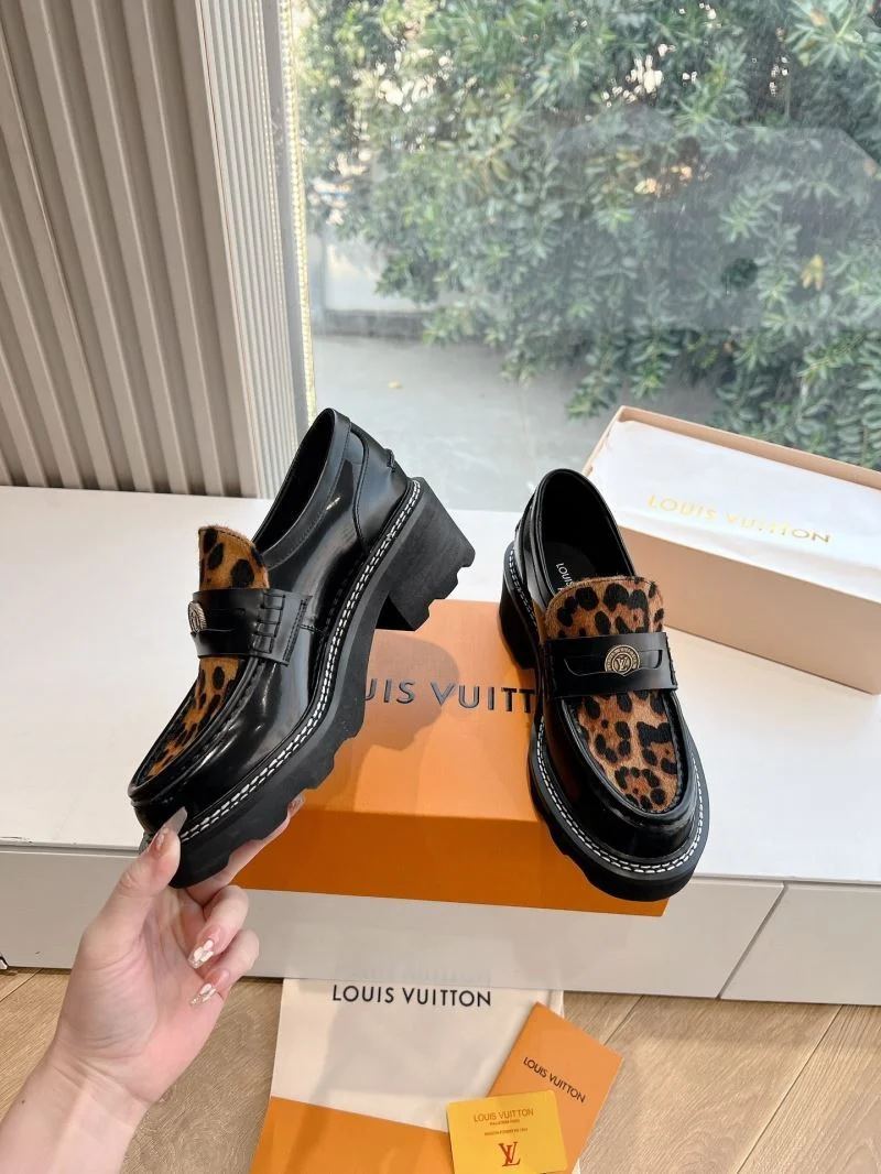 Mirror quality Louis Vuitton Low Shoes