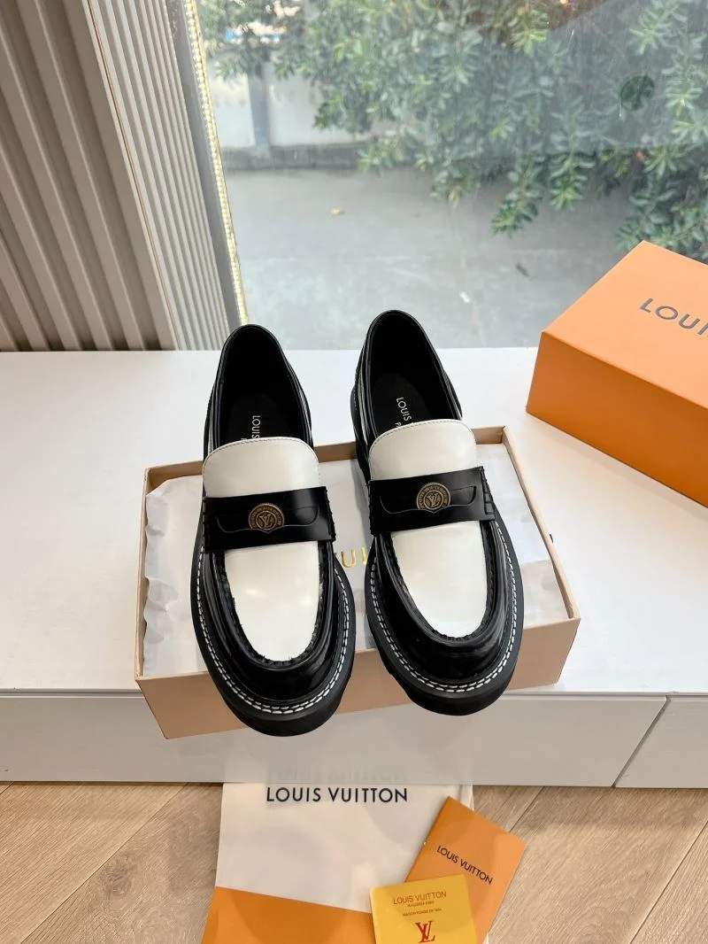 Louis Vuitton Low Shoes