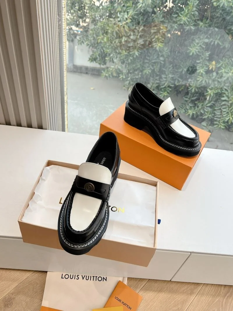 Mirror quality Louis Vuitton Low Shoes