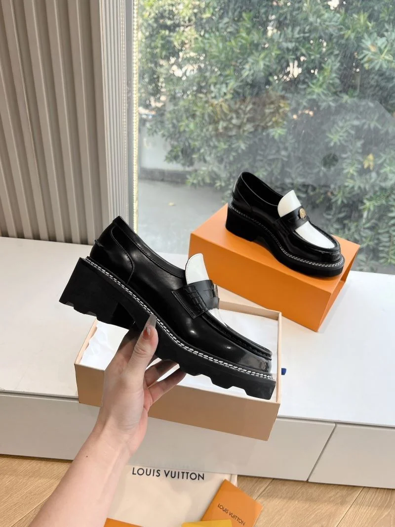 Mirror quality Louis Vuitton Low Shoes